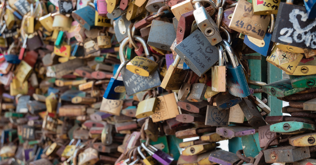 The Difference between Commitments & Obligations: Understanding Boundaries